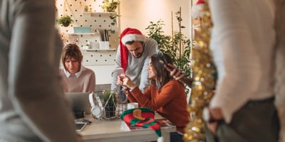 10 Ideas for Social Media Christmas Interactive Posts in 2024